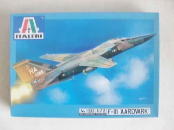 General Dynamics F-111 AArdvark Fighter 1/72 Scale Plastic Model Kit I